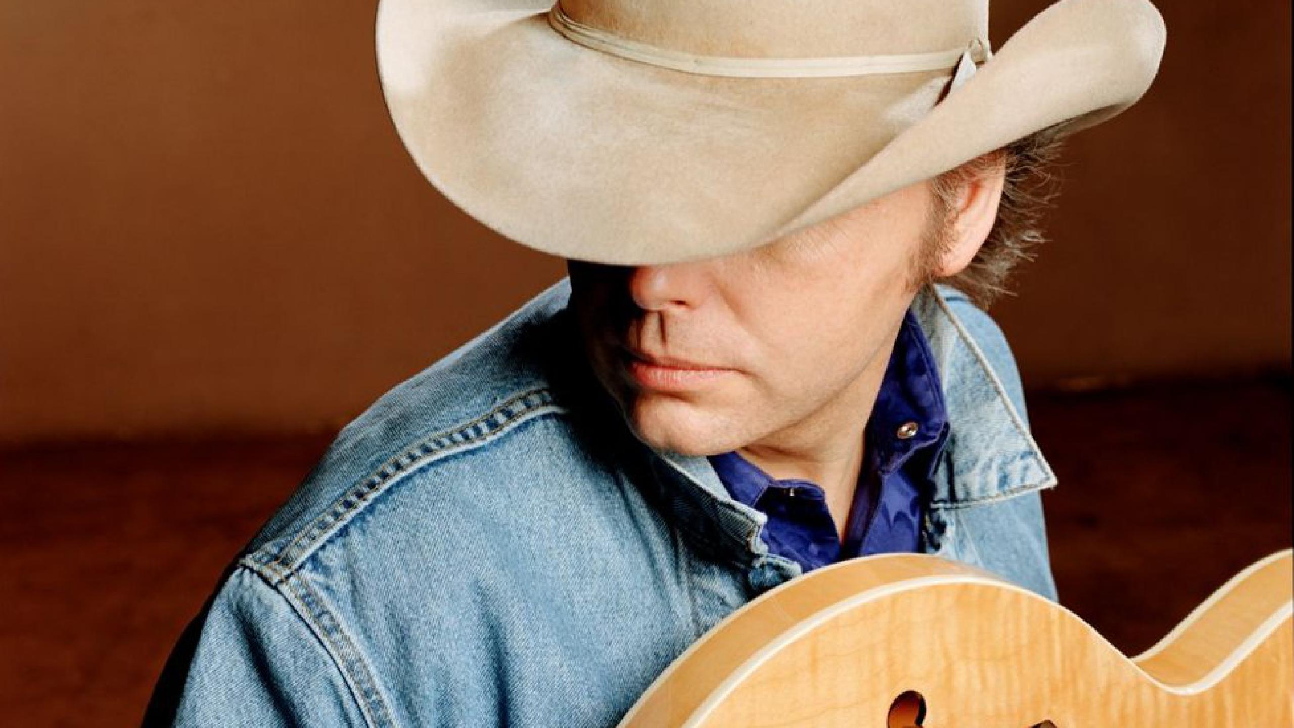Dwight Yoakam, psychobilly para cowboys espaciales – Ciudad Criolla